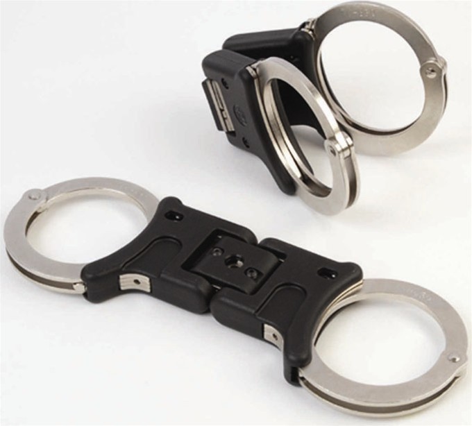 HIATTS ULTIMATE HANDCUFF MODEL UL-1 , Total Control Handcuffs ...
